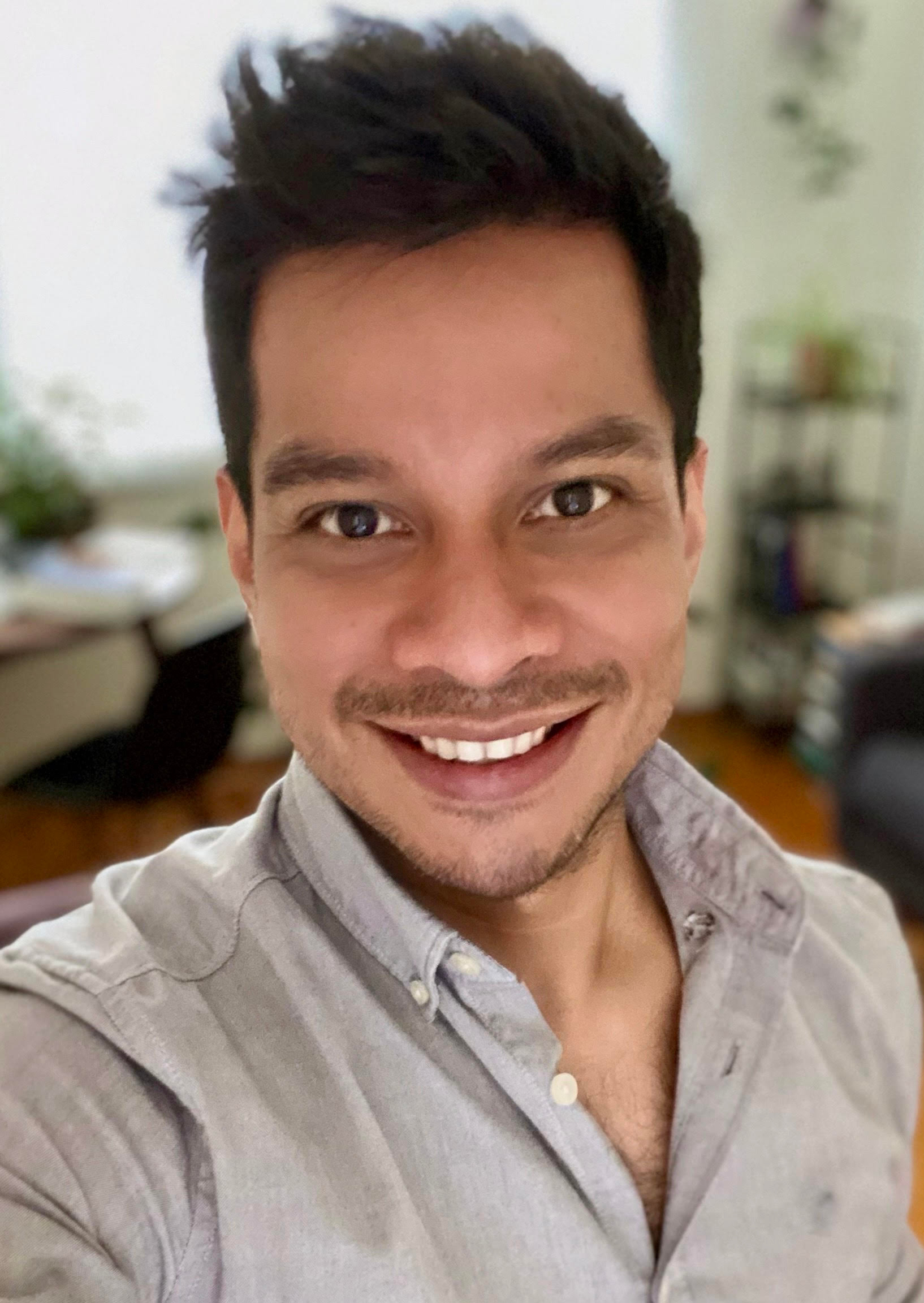 Dr. Moisés Hernández Carrasco